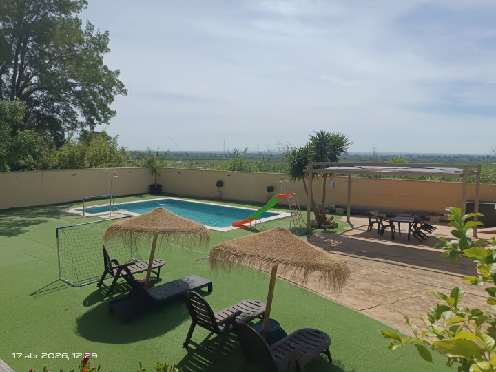 Fully Equipped Villa With A Pool And Large Porch - Brenes