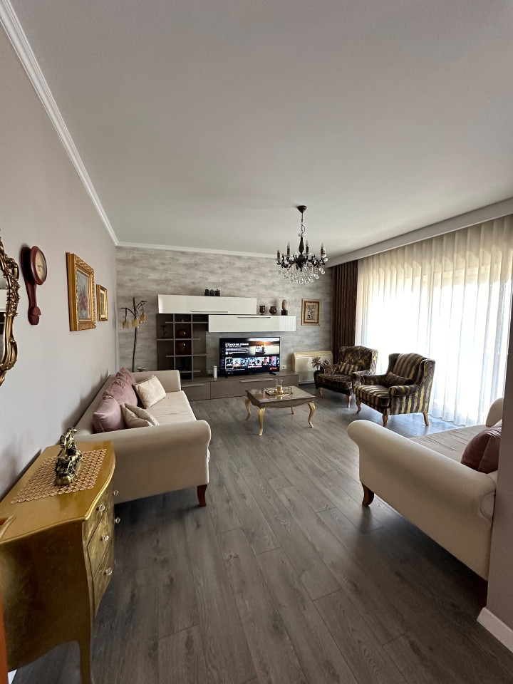 Apartament Galleria Tirane Balcony Free Parking - ティラーナ