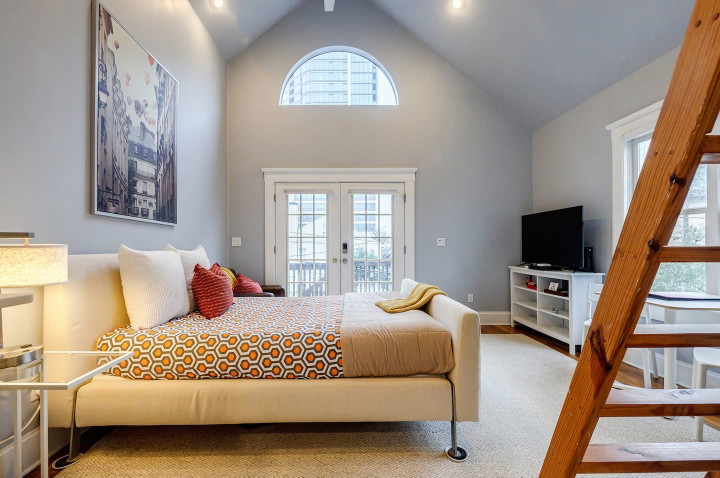 Best Midtown Spot! Private Studio W/ Free Parking! - Atlanta, GA