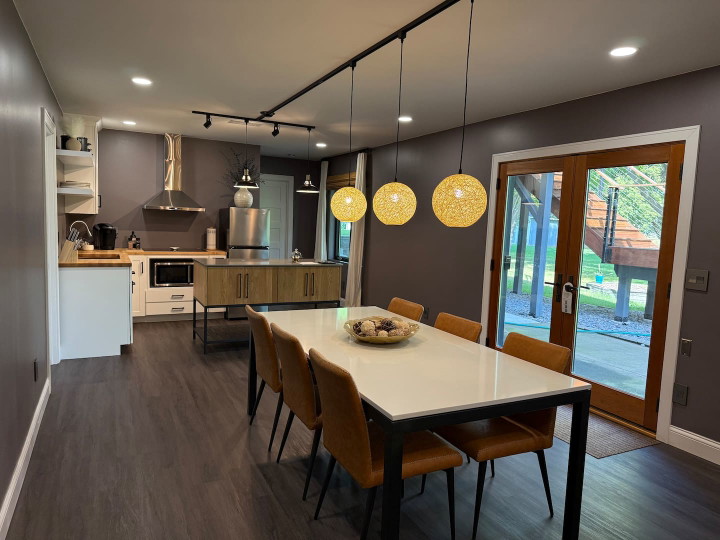 Modern Walkout Basement Apt - United States