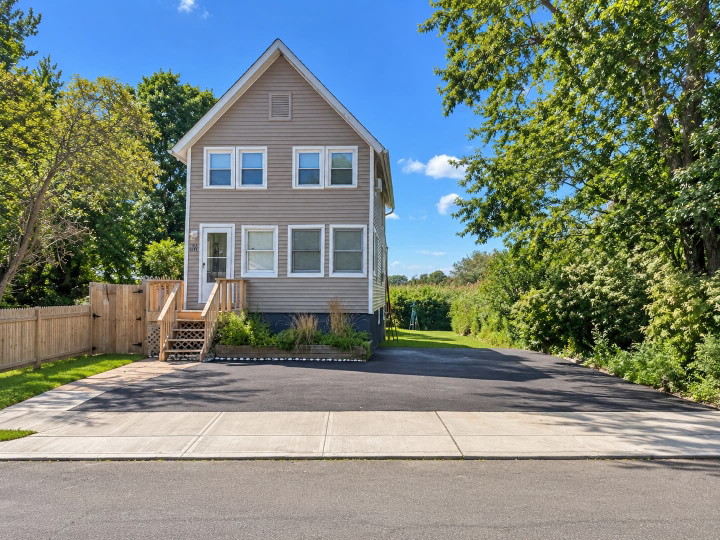 Marsh View + Vw Bus Bar | Walk To Beach & Downtown - Connecticut