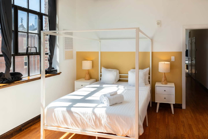 Sosuite | 2br Apt W Balcony, W/d, Gym, On-site Bar - Ardmore, PA