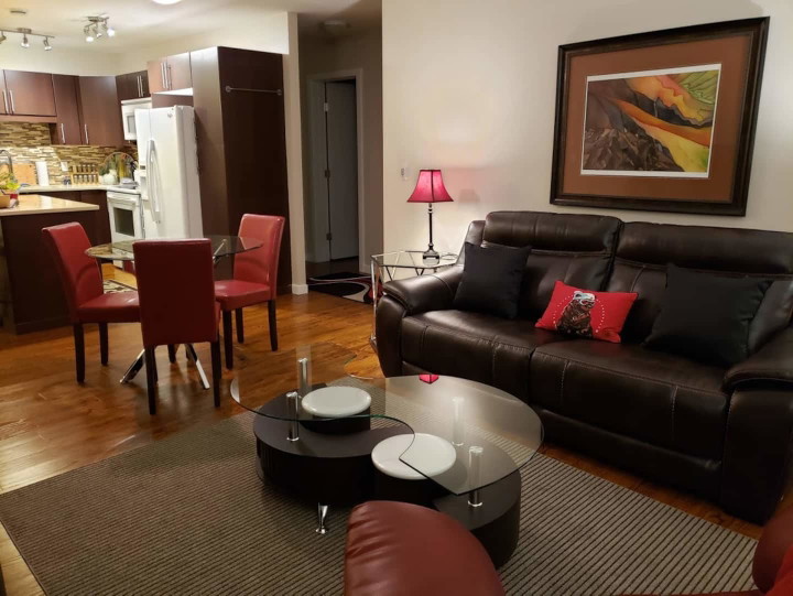 Clean Executive Suite In Heart Of Downtown! - Whitehorse, Canada