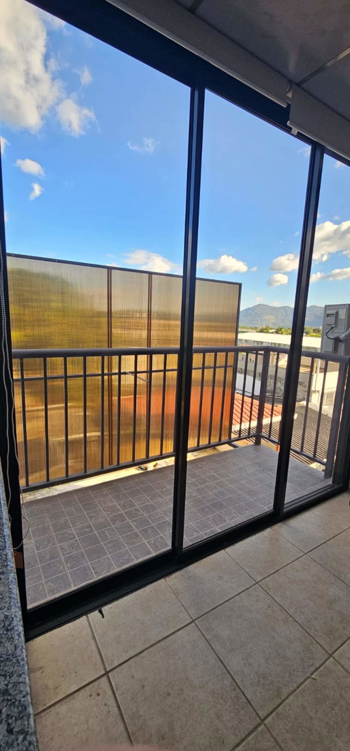 V.z Apartments: With A/c, Cool Climate And Free Parking - San Salvador