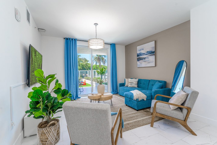2br In Hollywood|free Parking|pool|balcony - Dania Beach, FL