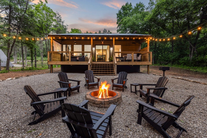 The Outlaw | Woods  Firepit  Creek  Lake - Omaha, AR
