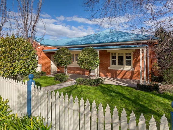 'Ampleforth East' - Albury