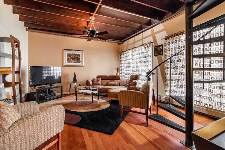 Spacious Family Getaway - Near Cleveland Clinic - Cleveland, OH