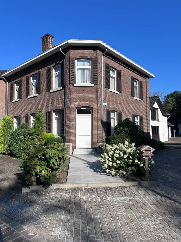 Arbeiderswoning6-pers/3slpk/2 Badkamers/privé Park - Genk
