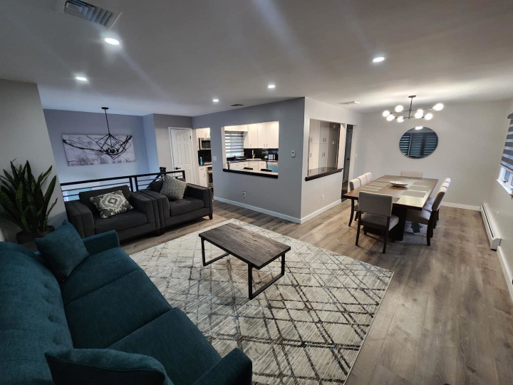 Modern 3 Bedroom Apartment Oasis Prime Location - Freeport, NY