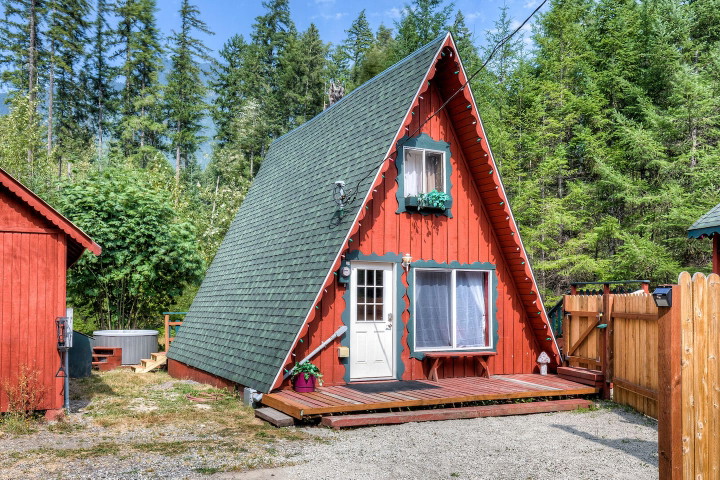 Mountain Play Chalet, Pet Friendly, Wifi, Hot Tub - Skykomish, WA