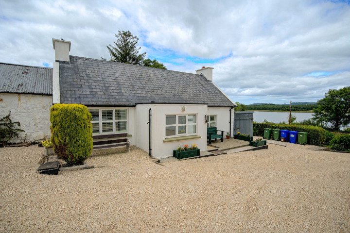 Ruby's Cottage Stone Cottage, Hot Tub & Sauna - Ireland
