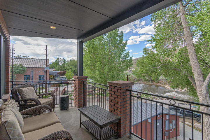 Best Location In Salida! 2 River Front Decks, Looks Over Arkansas River Waterpark! - Salida, CO