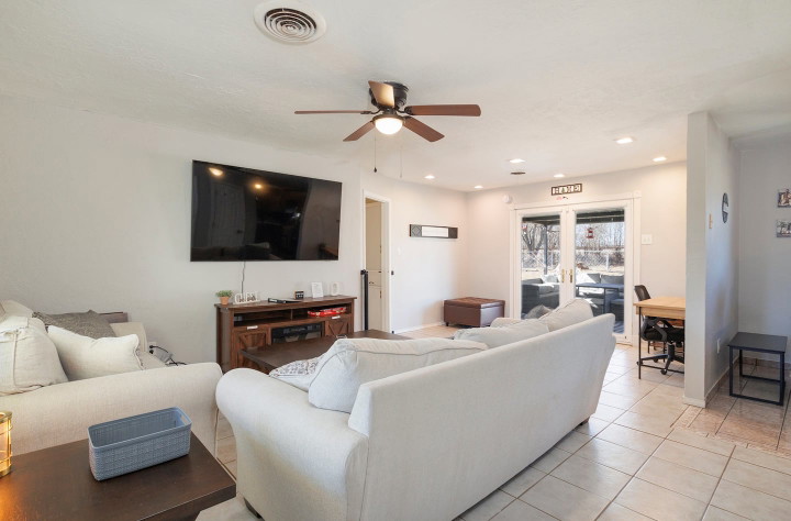 Comfy Home 4 Minutes From Fort Sill - Lawton, OK