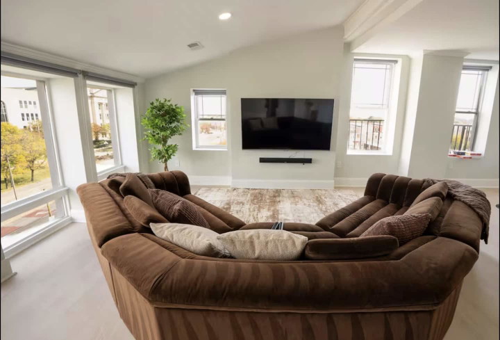 Bmores Biggest Downtown Home14br/12baparking - Baltimore, MD