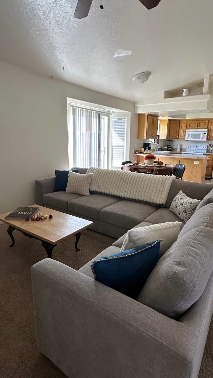 Townhome W/ King Size Bed, Chef's Kitchen +Chimney - Idaho Falls, ID