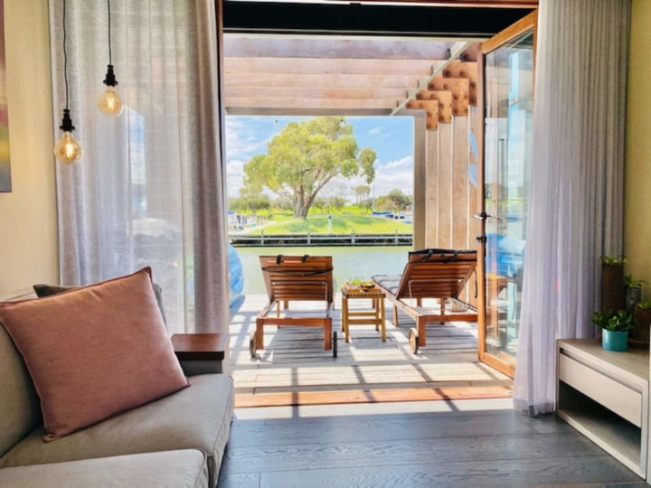 Floathome Experience Luxury Tiny Living On Water ! - Goolwa