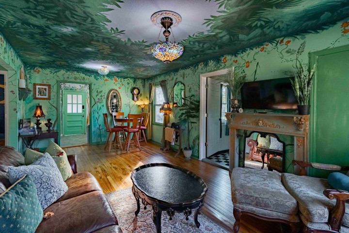 Antique Garden Retreat - Pooler, GA