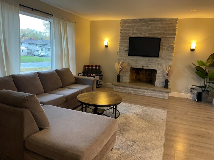 Renovated 3 Bedroom Home! - Brockville