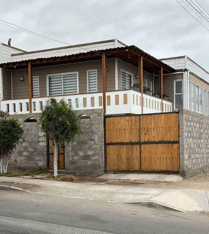 Amplia Casa Central - Caldera