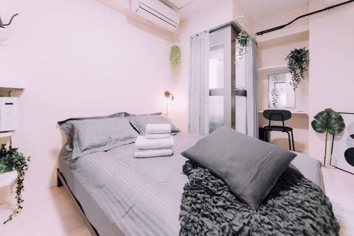 Minimalist Loft 5: Namba Compact Studio & 24/7 Gym - Japan