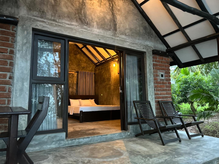 Aji Fruit Farm Cottage Peaceful Lakeside Sunrise 1 - Sri Lanka