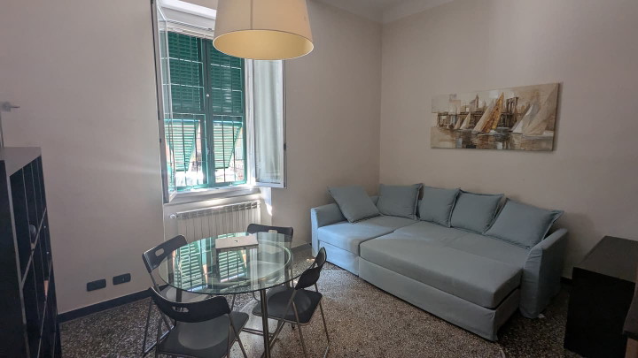 Irma's Books Apartment In Albaro - Liguria