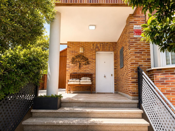 Luxury F1 Track View Villa - 50 M To Circuit - Madrid