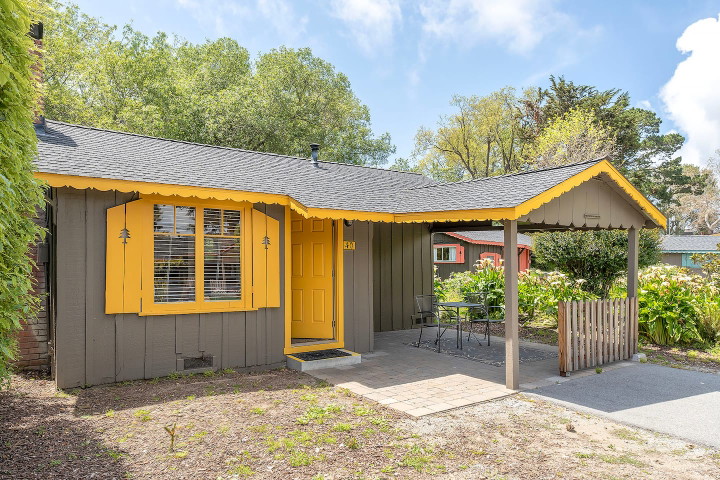 Vintage River Cottage- Carmel River Inn 40 - Big Sur, CA
