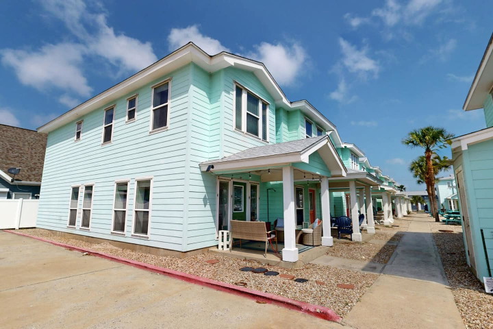 Tc201 Close To Beach, Pet Friendly And Shared Pool - Port Aransas, TX