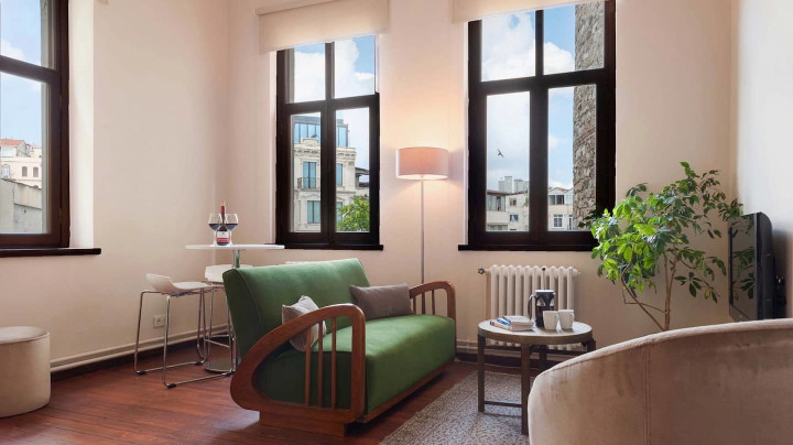 Brand New Renovation Right Next To Galata Tower! - İstanbul