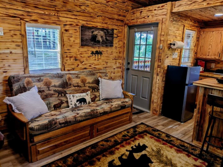 Bear Cabin - Nacogdoches, TX
