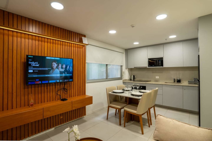 Spacious 1-bedroom Apartment With Desk And Garage - Asunción