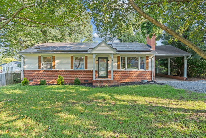 Augusta Road Bungalow In Greenville, Sc - Greenville, SC
