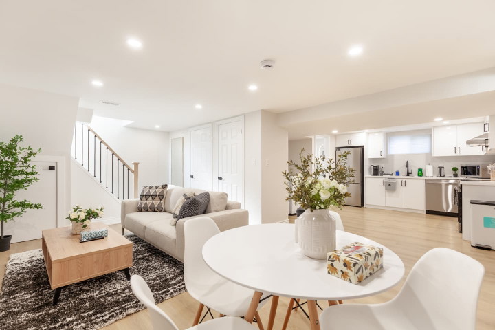 Newly Renovated 2-bedroom Lower-level Suite - Markham