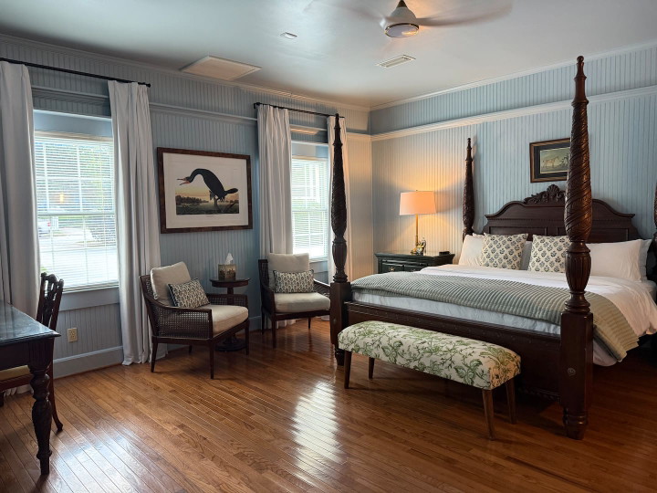 Private King Carriage House - Thomasville, GA
