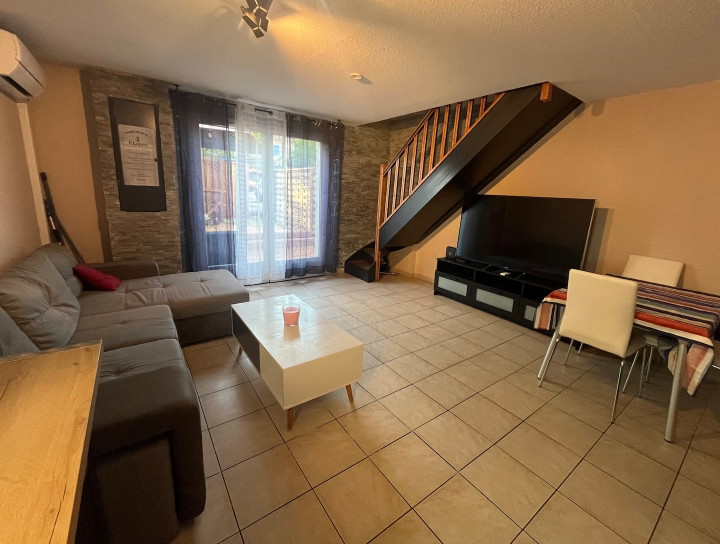 Villa T3 Avec Cour Aménagée En Résidence Privée - Le Crès