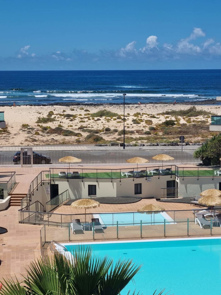 Spacious 3-bedroom Beachfront Duplex - El Cotillo