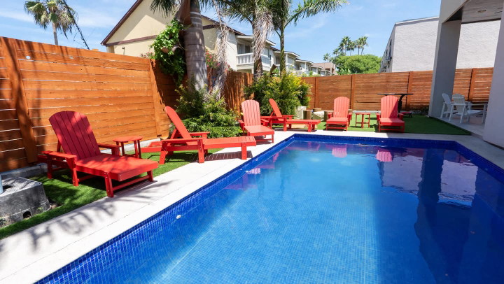 Sleeps 12, Pool, Walk To Beach - South Padre Island
