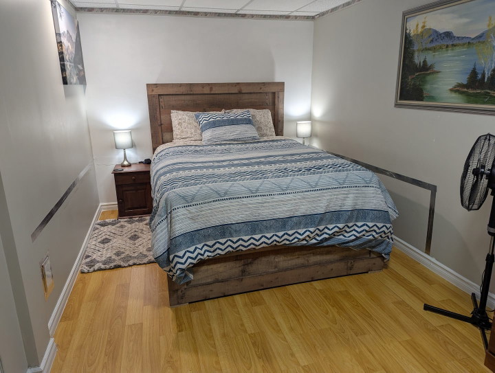 Basement Suite| Private Bathroom|share Entrance. - Edmonton