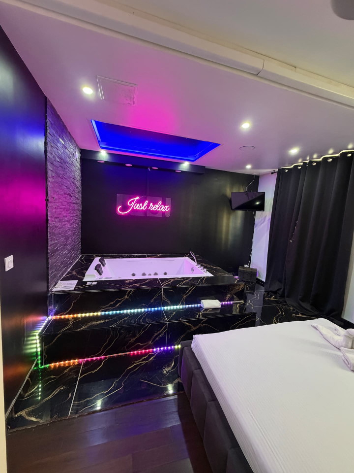 Apartment With Jacuzzi In The Heart Of The Skyscrapers - Villeurbanne