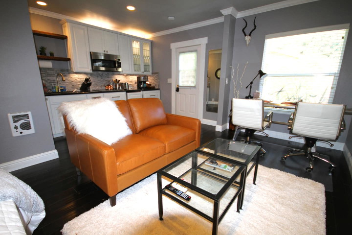 Downtown Campbell Executive Cottage - Los Gatos, CA