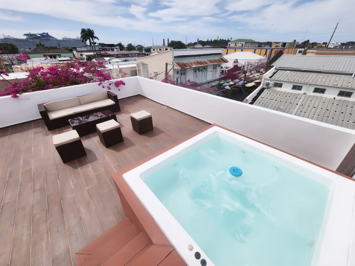 Downtown Pop, Rooftop + Jacuzzi + Parking - Puerto Plata