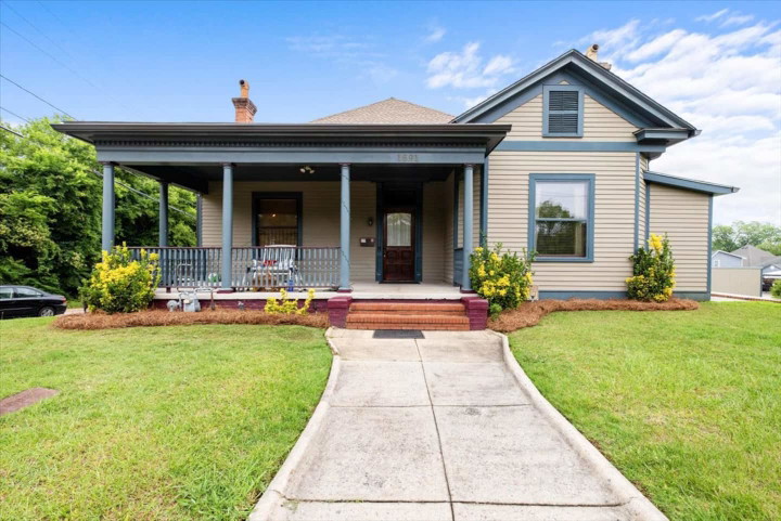 Beautiful Historic Home With Excellent Service - Macon, GA