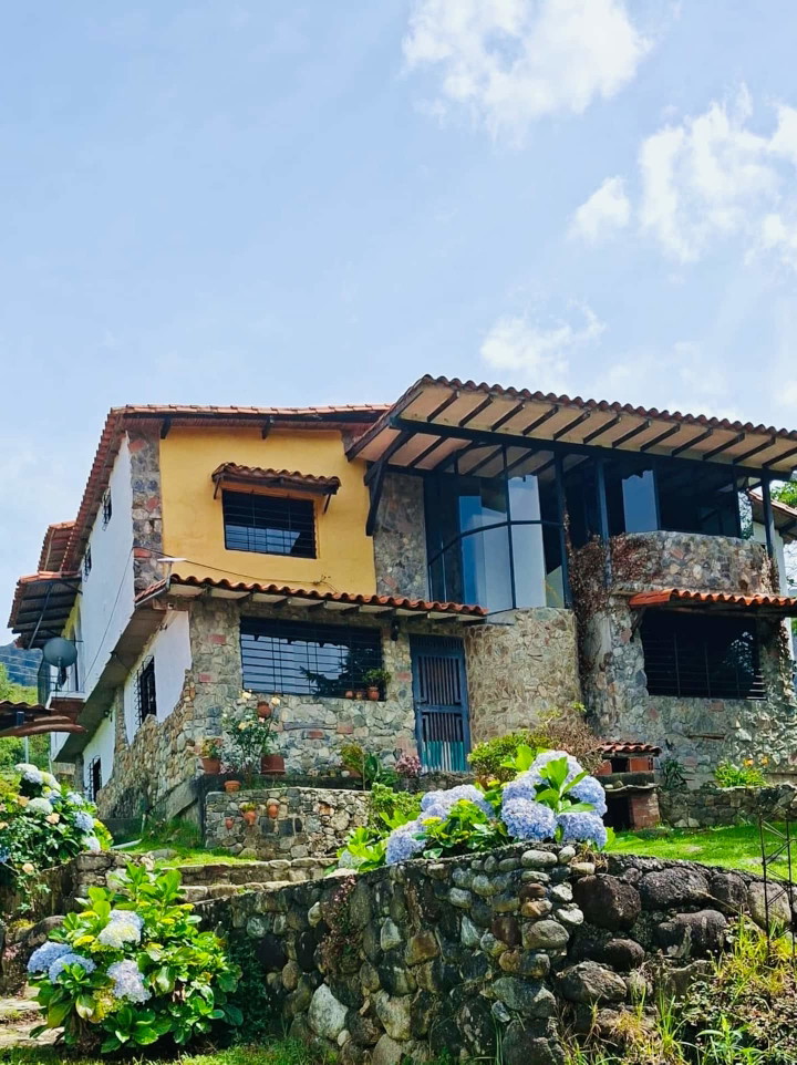 Casa De Campo Con Vista A La Sierra Nevada - Venezuela