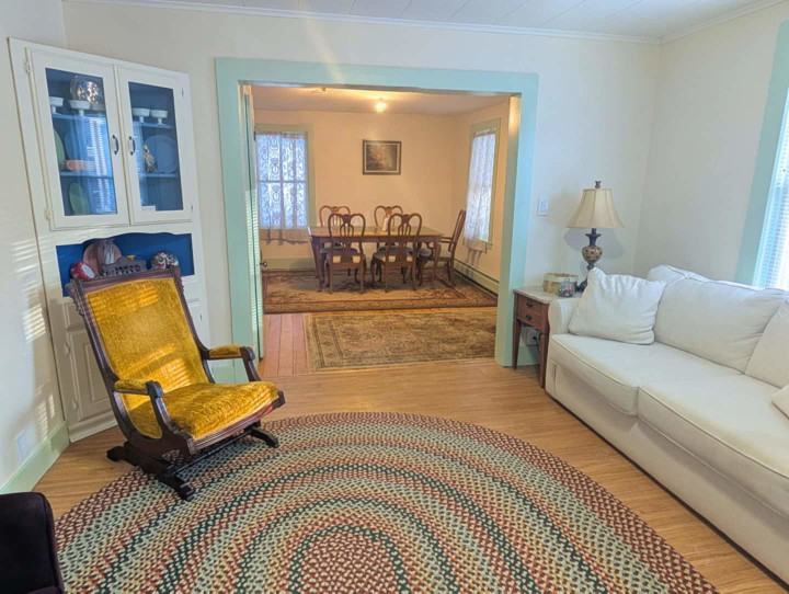 Spacious & Cozy Ground Floor 2/3 Bed Private Suite - Greenfield, MA