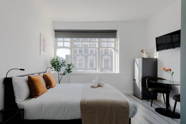 Light & Modern Studio | West Kensington - Central London
