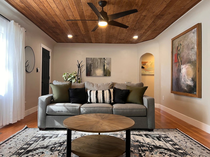Charming Renovated 3 Bedroom Home In Carson City - Carson City, NV