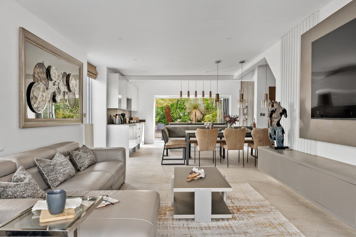 Spacious Luxury Waterfront Apartment With Parking - Kingsbridge
