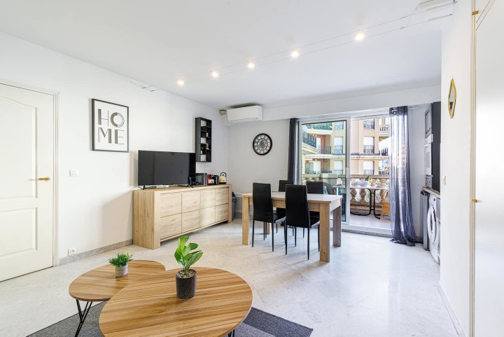 The Elegant Victoria T2 Beachfront, Pool, Sauna - Mentone